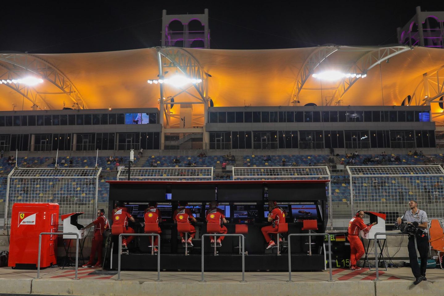 Formula 1 Bahrain Grand Prix Race Report - The Formula 1 Girl: Formula ...